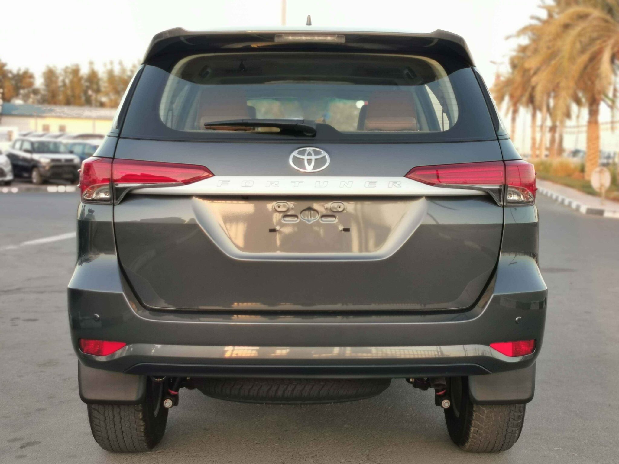 Toyota Fortuner TGN156 2022 2.7P Gray — Monstro Hard