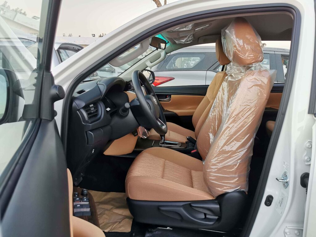 Toyota Fortuner TGN156 2023 2.7P White — Monstro Hard