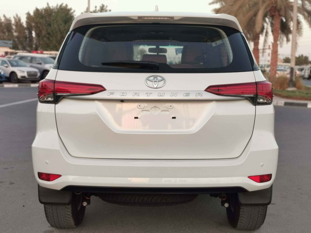 Toyota Fortuner TGN156 2023 2.7P White — Monstro Hard