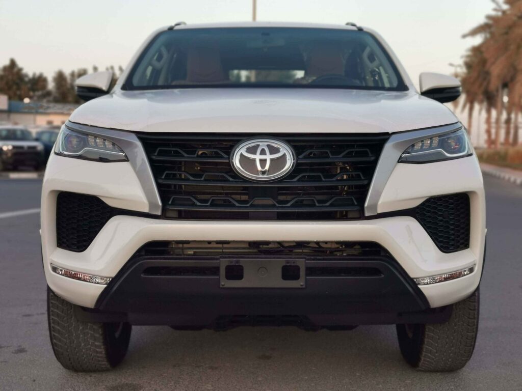 Toyota Fortuner TGN156 2023 2.7P White — Monstro Hard