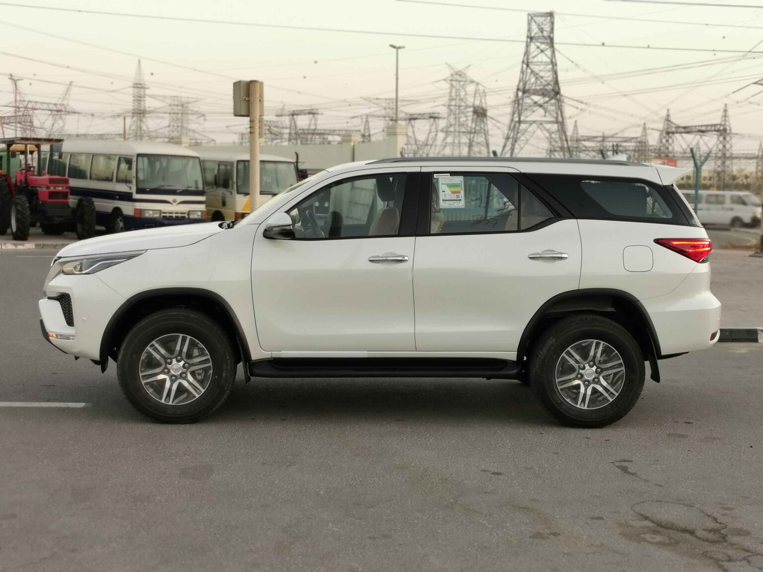 Toyota Fortuner TGN156 2023 2.7P White — Monstro Hard