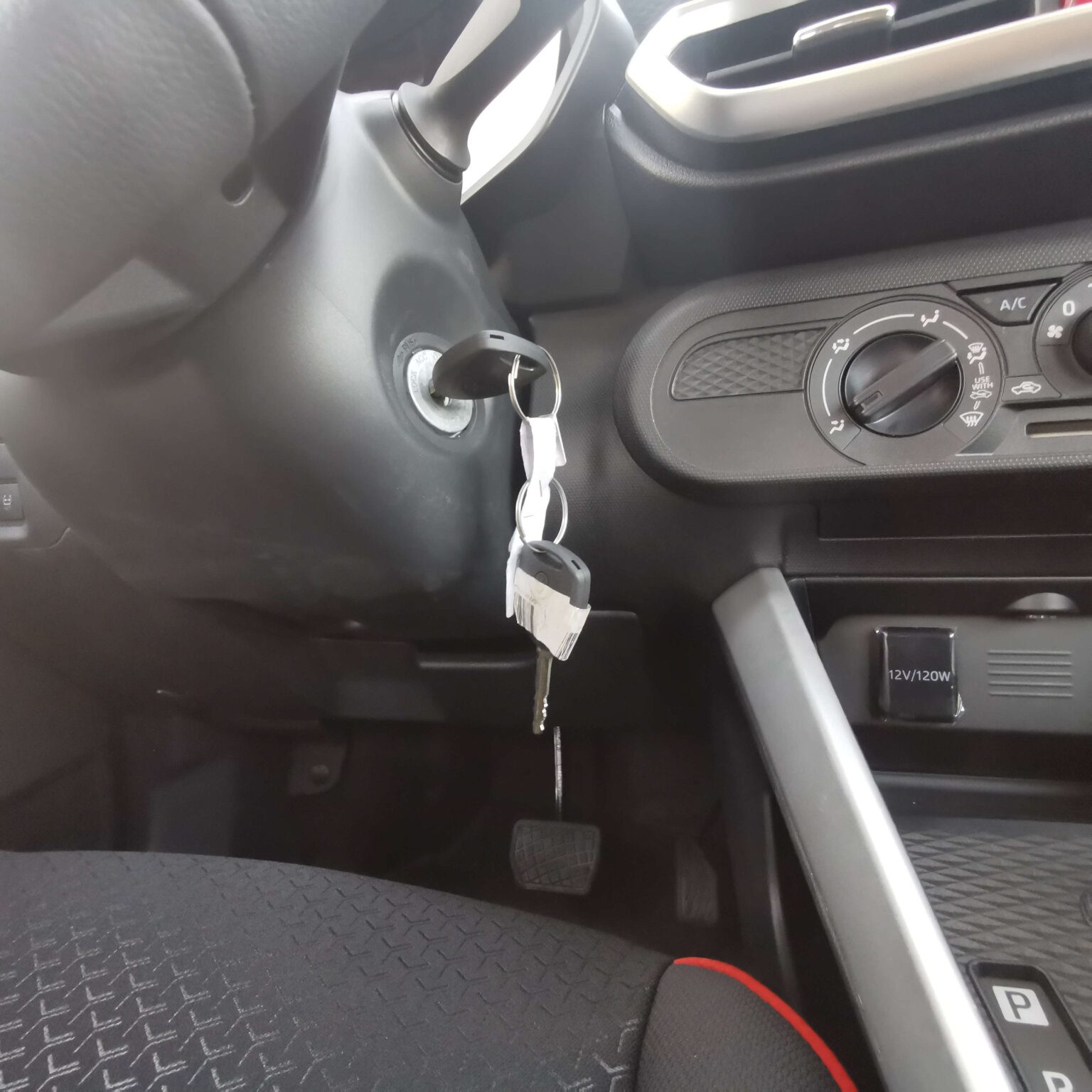 Toyota Raize G 2022 1.0P Red — Monstro Hard